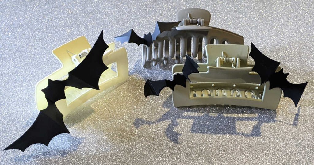 Easy Bat-tastic Halloween Bat Hair Clip Craft - Mama Likes This