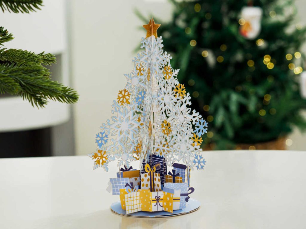 Say Merry Christmas with Paper Love 3D Pop-Up Cards 🎄 - Mama Likes This